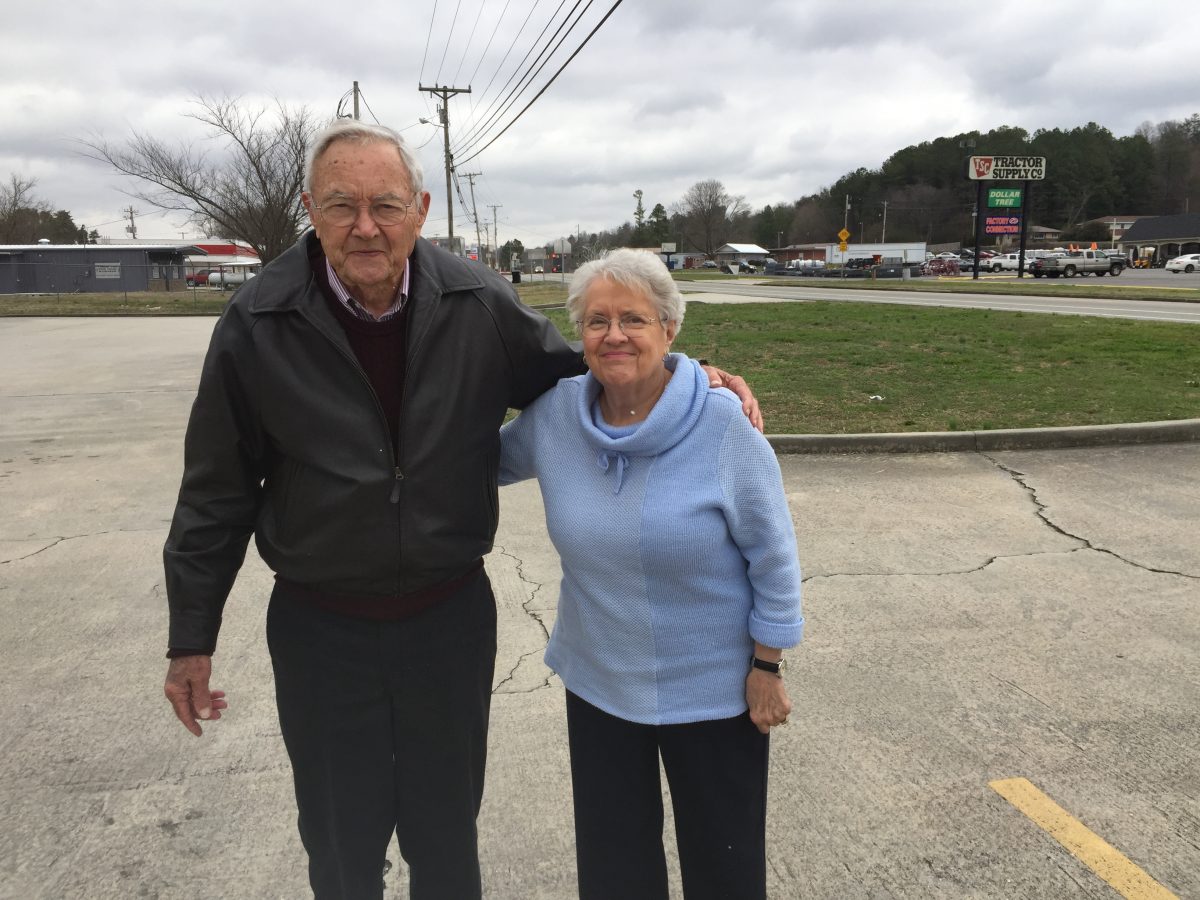 Hatchers tell of lasting love – The Dunlap-Tribune