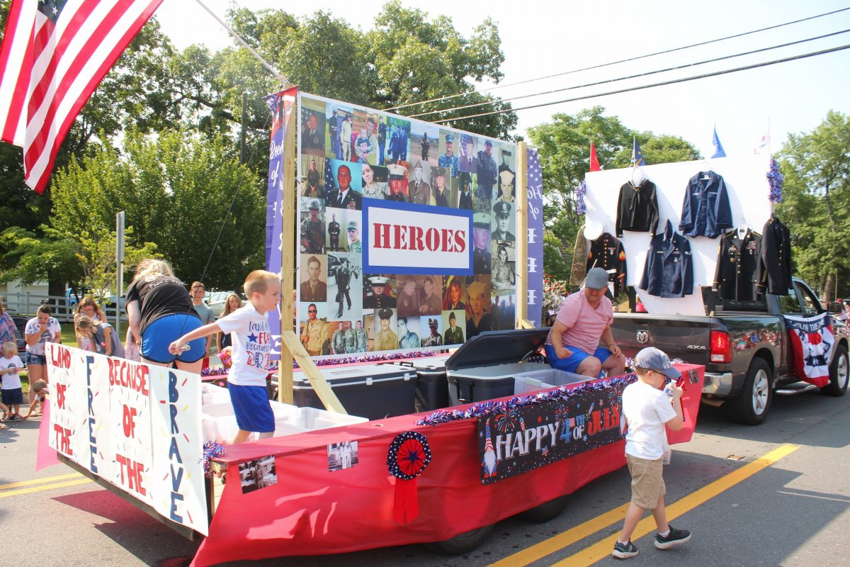 Thousands enjoy Independence Day parade, events – The Dunlap-Tribune